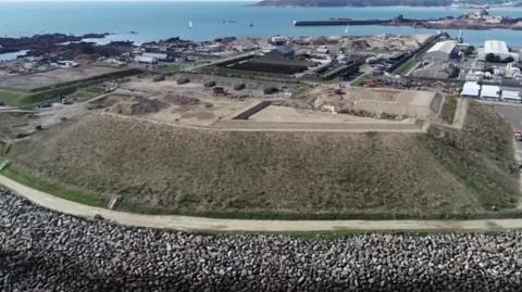 Higher toxic waste mounds at La Collette approved by planners - BBC News