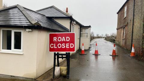 Aldwark toll bridge to reopen after 10 months of repairs - BBC News