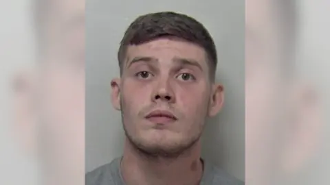 Kent burglar who assaulted police officer is jailed