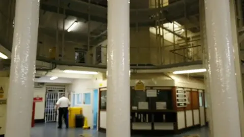 HMP Winchester report finds too many prisoners released homeless