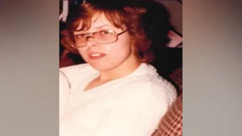 Leigh-on-Sea murder inquiry: Family tribute to Sharon Butler