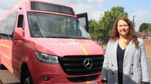 On-demand LinkUp bus service in Lichfield extended to 2026