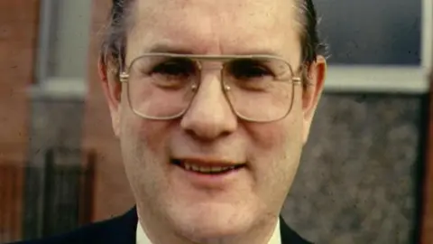 John Tomlinson: Labour peer dies aged 84 after brief illness