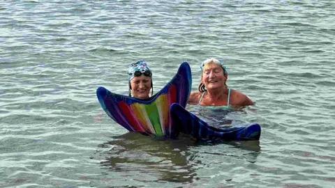 'Mermaids' complete Guernsey to Herm swim