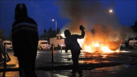 Derry rioting 'among worst in decade' - BBC News