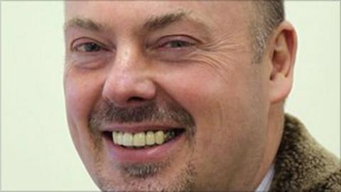 UUP leader's cousin Alex Elliott runs for TUV - BBC News