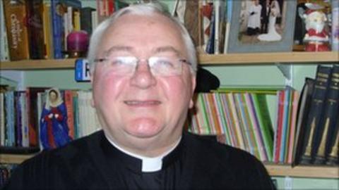 Colchester vicar happy to remain with Church of England - BBC News