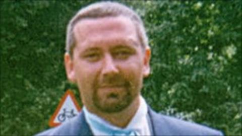 Crash victim was founder of Newbury courier business - BBC News
