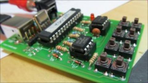 Tech Know: Recreating the era of 8-bit computers - BBC News