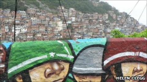 Rio de Janeiro's favelas reflected through art - BBC News