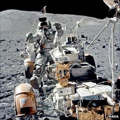 Probe pictures Moon landing sites - BBC News