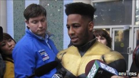 'Superhero' Phoenix Jones: 'I'll keep Seattle safe' - BBC News