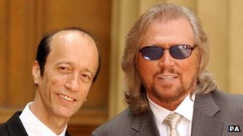 Obituary: Robin Gibb - BBC News