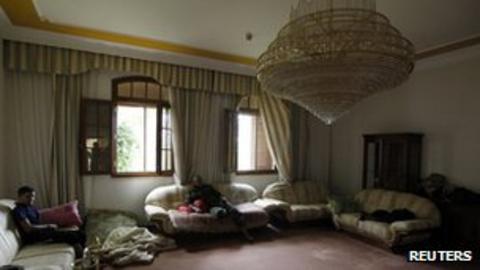 Gaddafi's home town Sirte blasted into the Dark Ages - BBC News