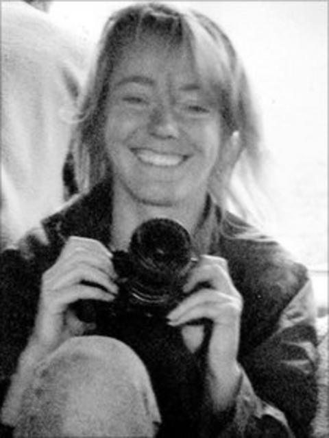 Detectives fly to Kenya in Julie Ward murder probe - BBC News