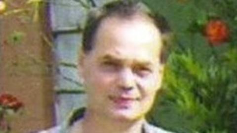 Family appeal three years after Pluckley murder - BBC News