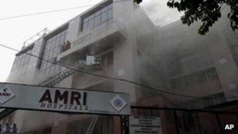 India hospital fire in Calcutta kills dozens - BBC News