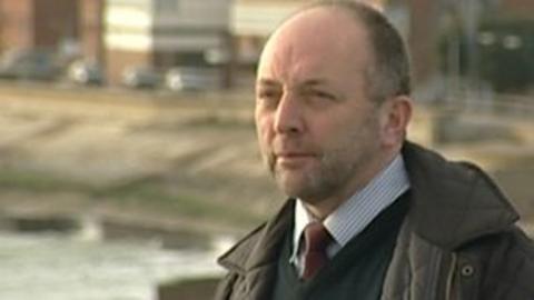 Charles Dickens' birthplace of Portsmouth marks anniversary - BBC News