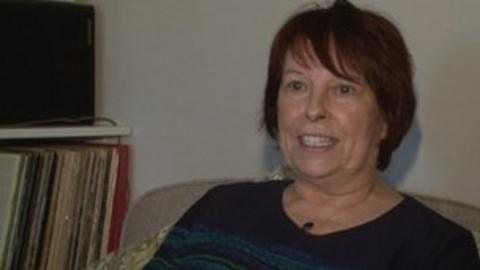 Plaque honours Comber-born blues singer Ottilie Patterson - BBC News