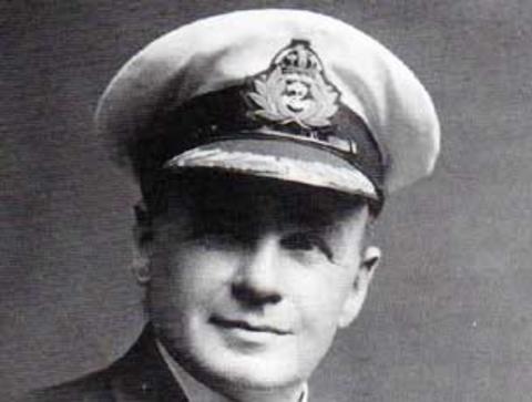 'I was there' - an interview with surviving Titanic officer - BBC News