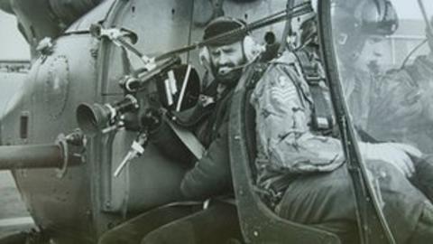 Obituary: Film-maker and photographer David Peat - BBC News