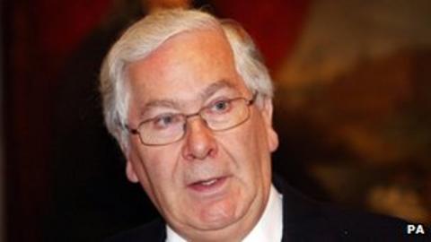 Sir Mervyn, the UK and the euro - BBC News