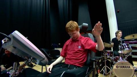 World premiere for special music by Edinburgh disabled stars - BBC News
