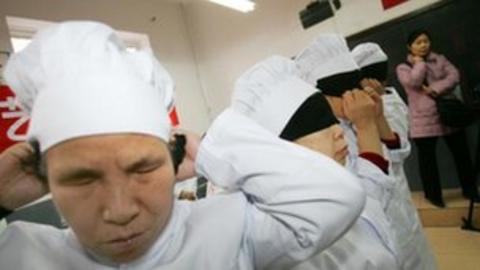 Blind cooking: 10 tips from chefs - BBC News