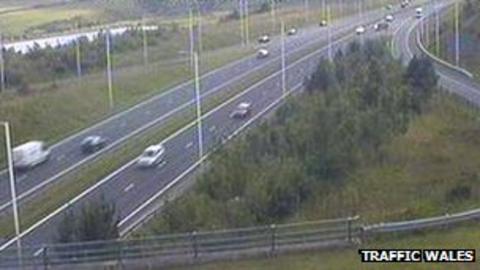 A465 Heads of the Valleys land buy-ups for £150m road widening - BBC News