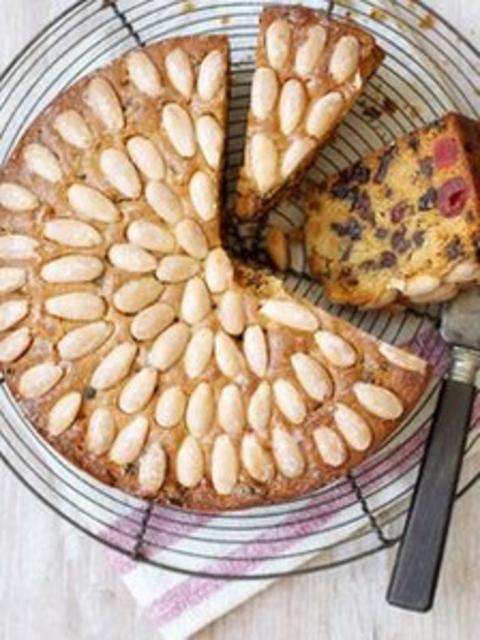 Single Dundee Cake recipe sought - BBC News