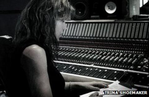 Why are female record producers so rare? - BBC News