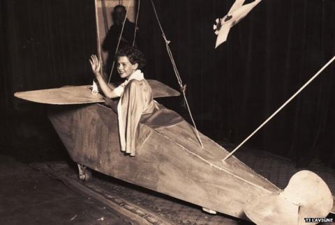 The curious allure of child preachers - BBC News