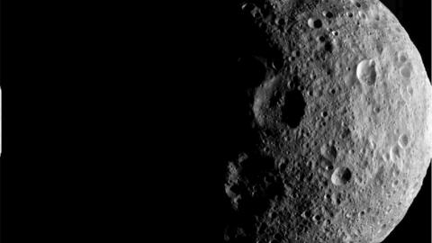 Nasa's Dawn probe achieves orbit around Ceres - BBC News