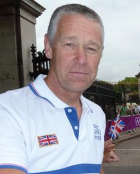A228 Snodland crash: Tribute to cyclist Graham Hughes - BBC News