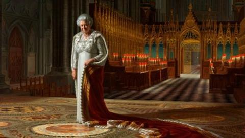 Queen portrait unveiled in Australia - BBC News