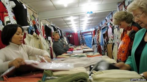 Economic success makes Poland destination for immigrants - BBC News