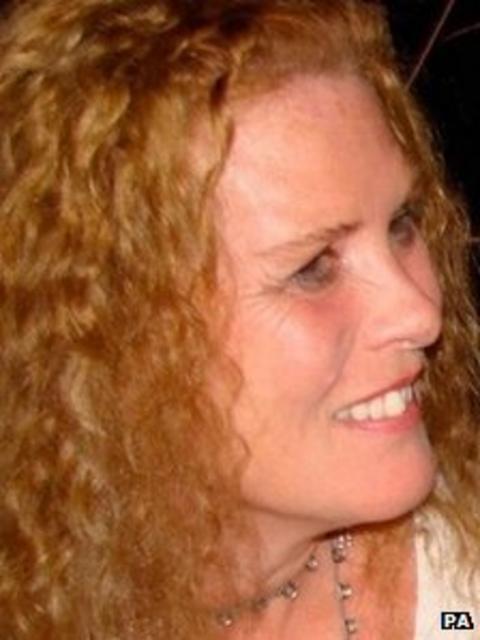 Concert honours choirmaster victim Frances Andrade - BBC News