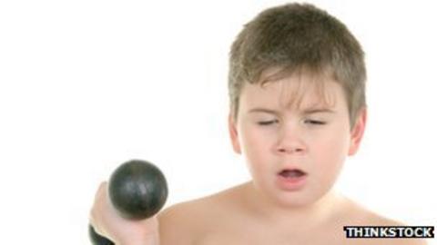Boys suffer poor body image, say teachers - BBC News