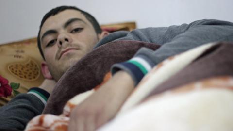 In pictures: Syria's injured refugees - BBC News