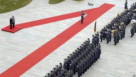 Day in pictures: 11 April 2013 - BBC News