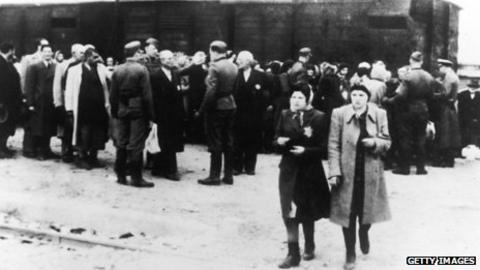Escaping the train to Auschwitz - BBC News