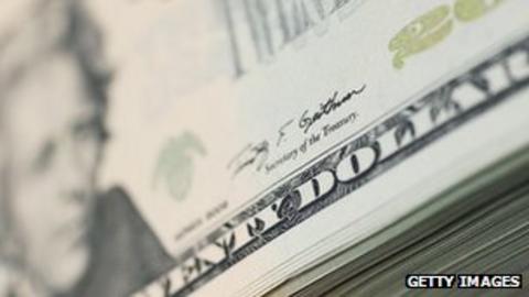 US Treasury Secretary makes loopy signature clearer - BBC News