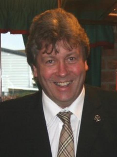 UKIP's Chris Pain faces racist Facebook post probe - BBC News