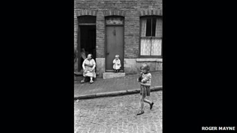 Nottingham St Ann's slum photograph family trace attempt - BBC News