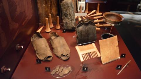 In pictures: Life and death on the Mary Rose - BBC News