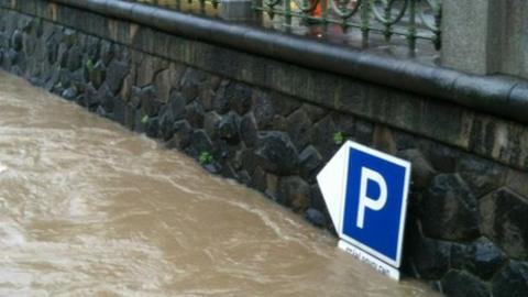 Europe floods: Prague perspective - BBC News
