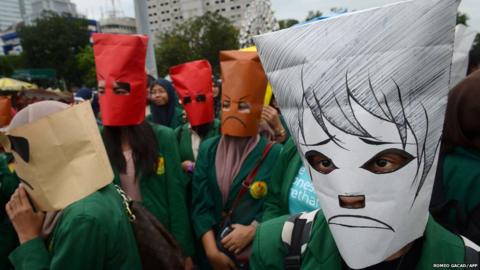 Day in pictures: 12 June 2013 - BBC News