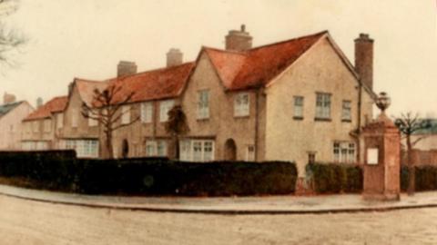 Wrexham's Garden Village marks 100th anniversary - BBC News