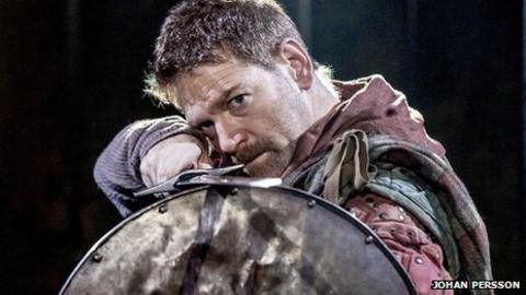 Sir Kenneth Branagh's Macbeth impresses in Manchester - BBC News