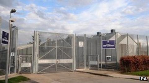 Prisons privatisation cancelled amid Serco probe - BBC News